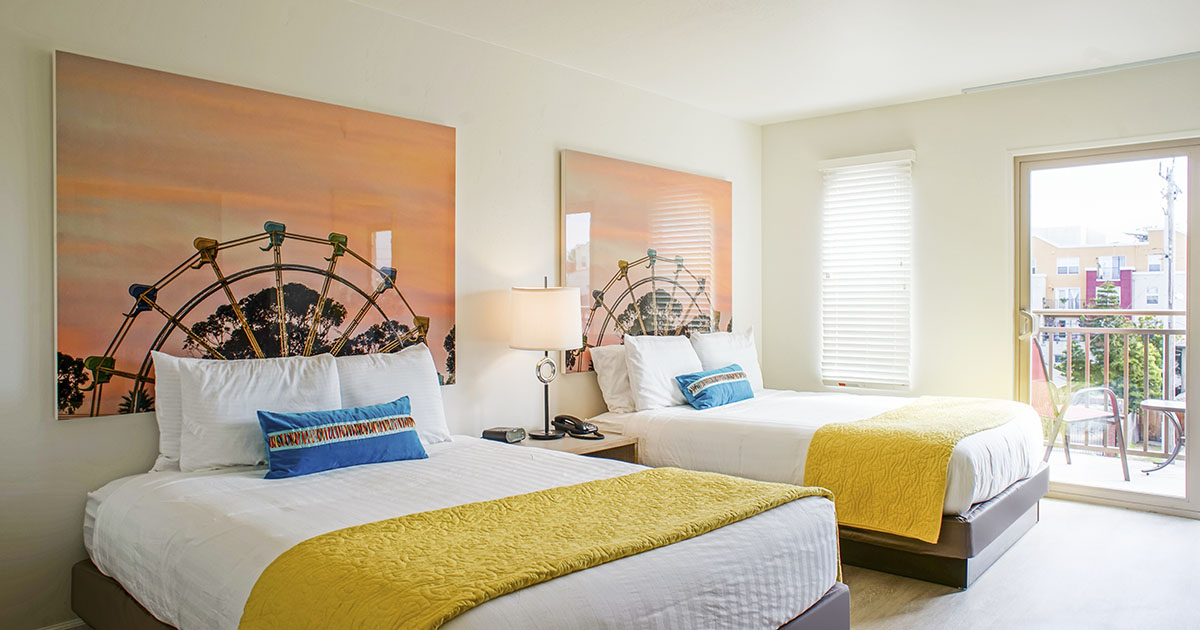 Rooms - Carousel Beach Inn - Santa Cruz Hotel